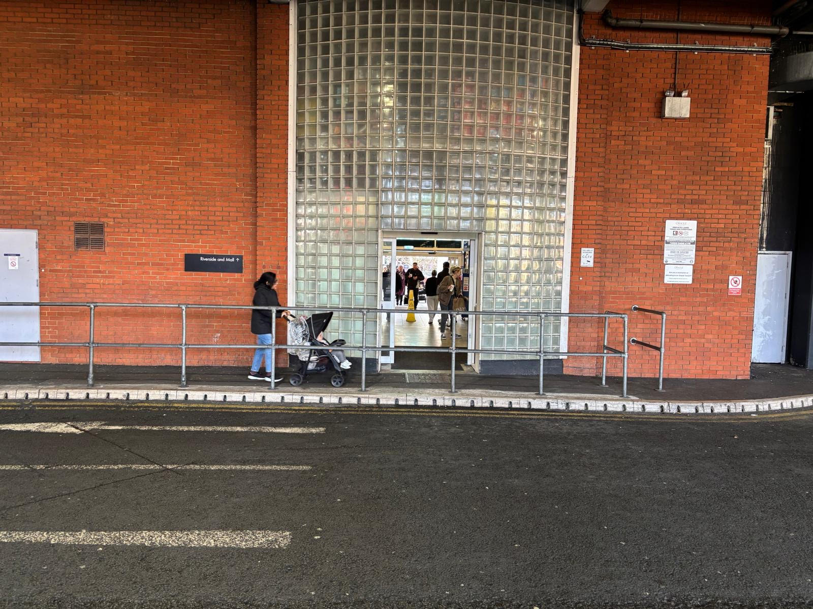 Parking near The Oracle, Reading | Green Parking